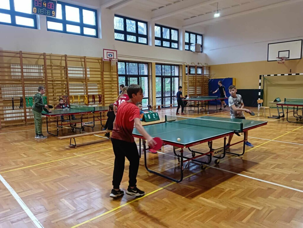 SZKOŁA PODSTAWOWA W BISKUPICACH